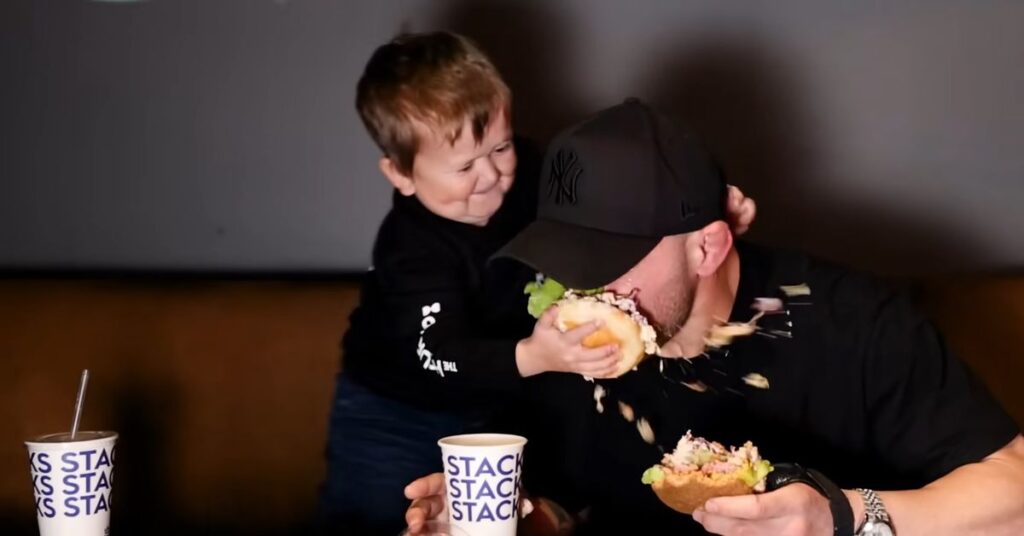 Alexander Volkanovski saca el aire de la broma viral de Hasbulla Burger ...